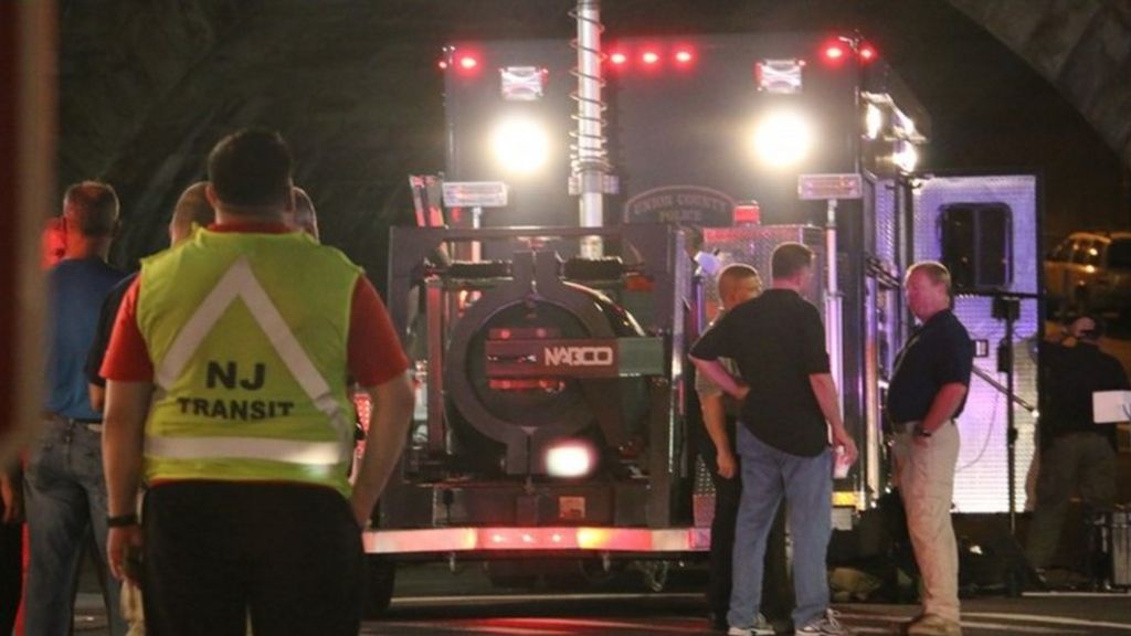 New Jersey explosion: Bomb squad in Elizabeth detonates device - BBC News New Jersey explosion: Bomb squad in Elizabeth detonates device - BBC News