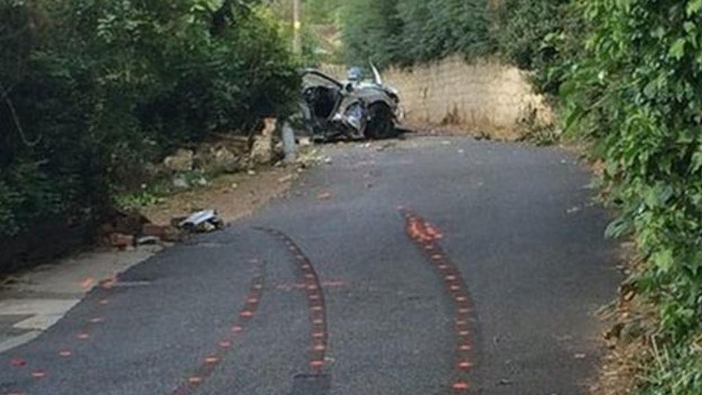 Doncaster Crash Leaves Two Men Dead Bbc News