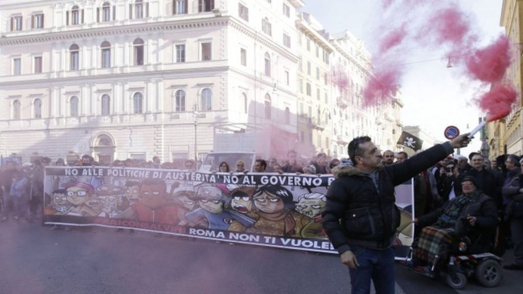 Italy Anti Immigration Rally Draws Thousands In Rome Bbc News