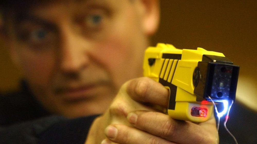 When Can The Police Use A Taser Bbc Newsbeat