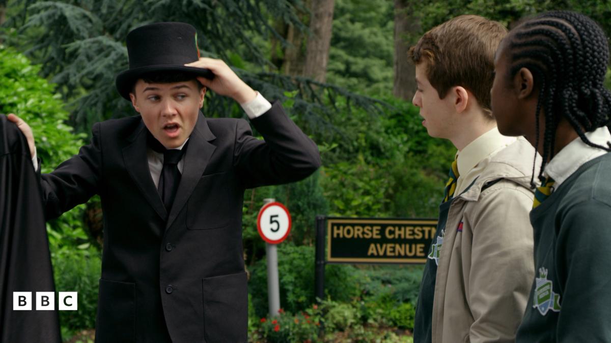 Eli's got all the Vampire gear you need - CBBC