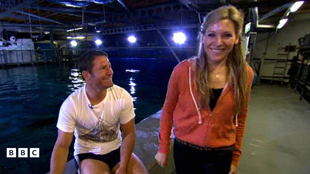 Naomi Feeds Sharks - CBBC