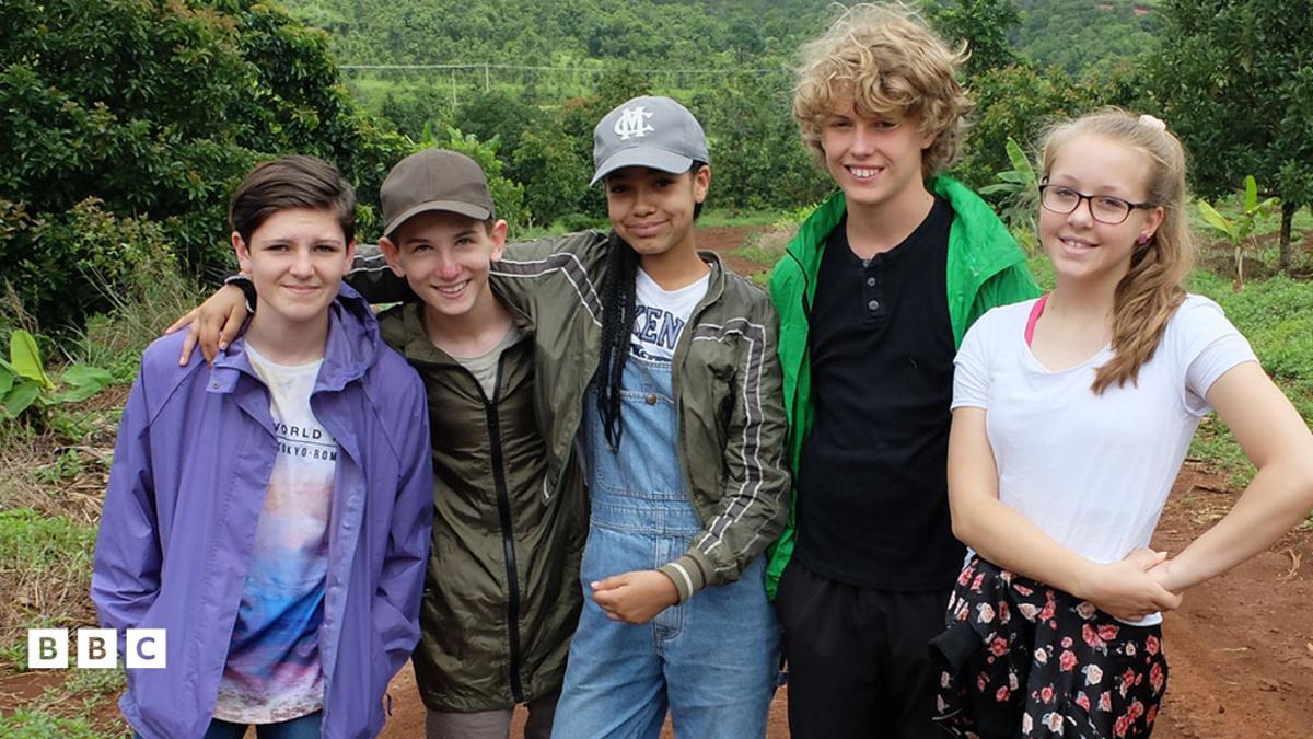 Sam gets told off - CBBC