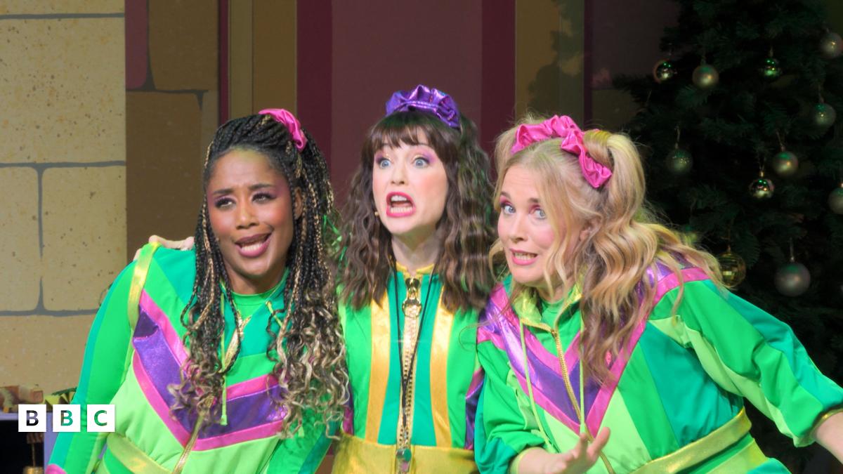 Sing along to the Star Jump song from CBeebies Panto 2025 - CBeebies