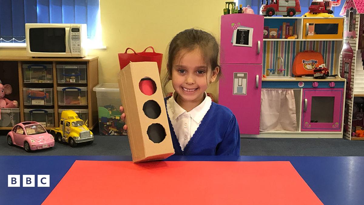 Make an amazing traffic light - CBeebies