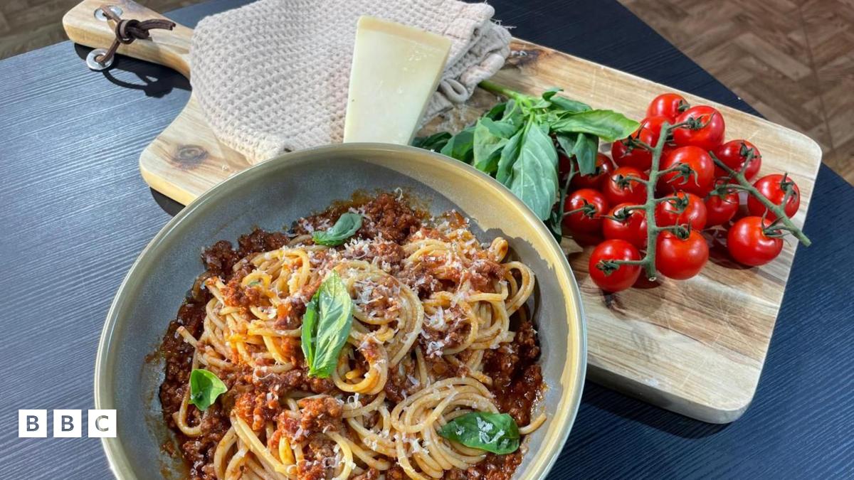 John's Ultimate Beef Ragu - BBC