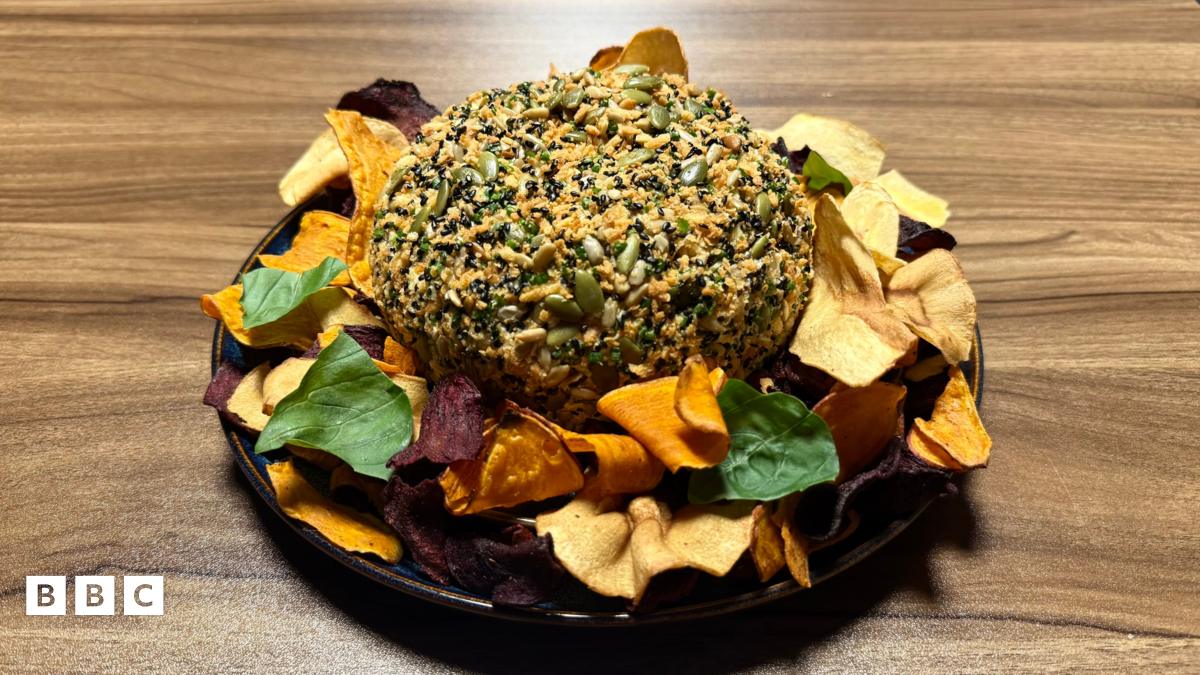 Anna's Cheese Ball - BBC