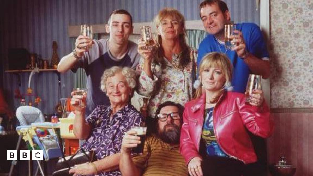 The Royle Family: a giggle, a gaggle and a gogglebox - BBC
