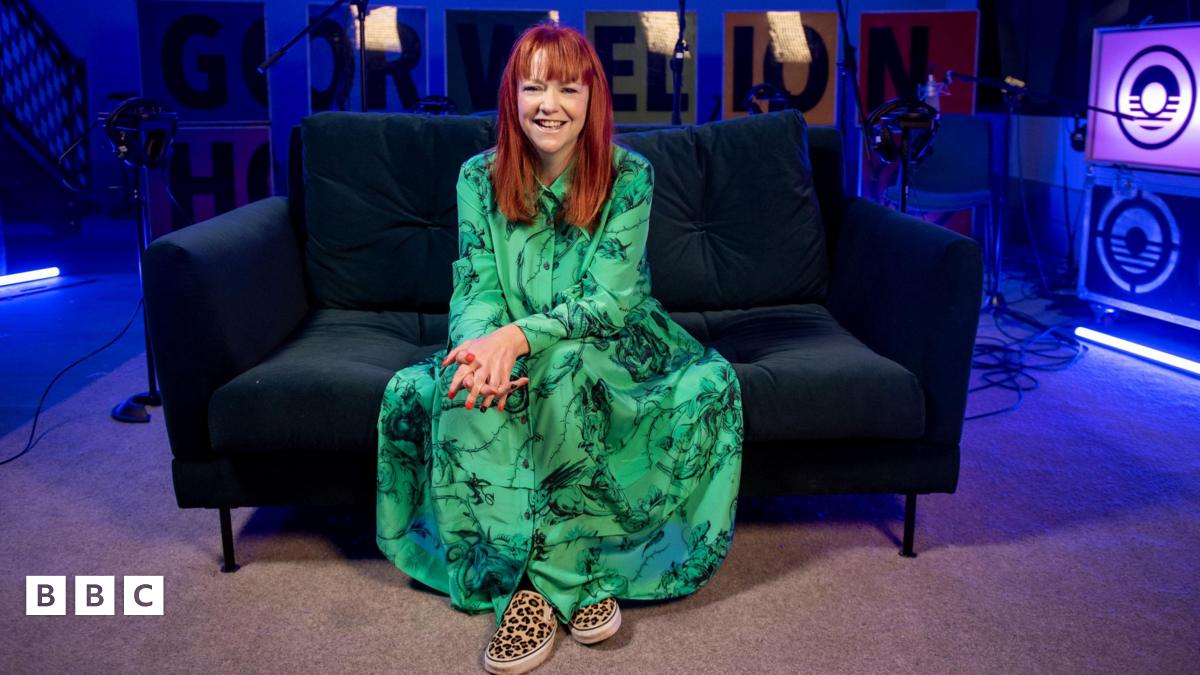 Bethan Elfyn: Edrych yn ôl ar 10 mlynedd o Gorwelion - BBC Cymru Fyw