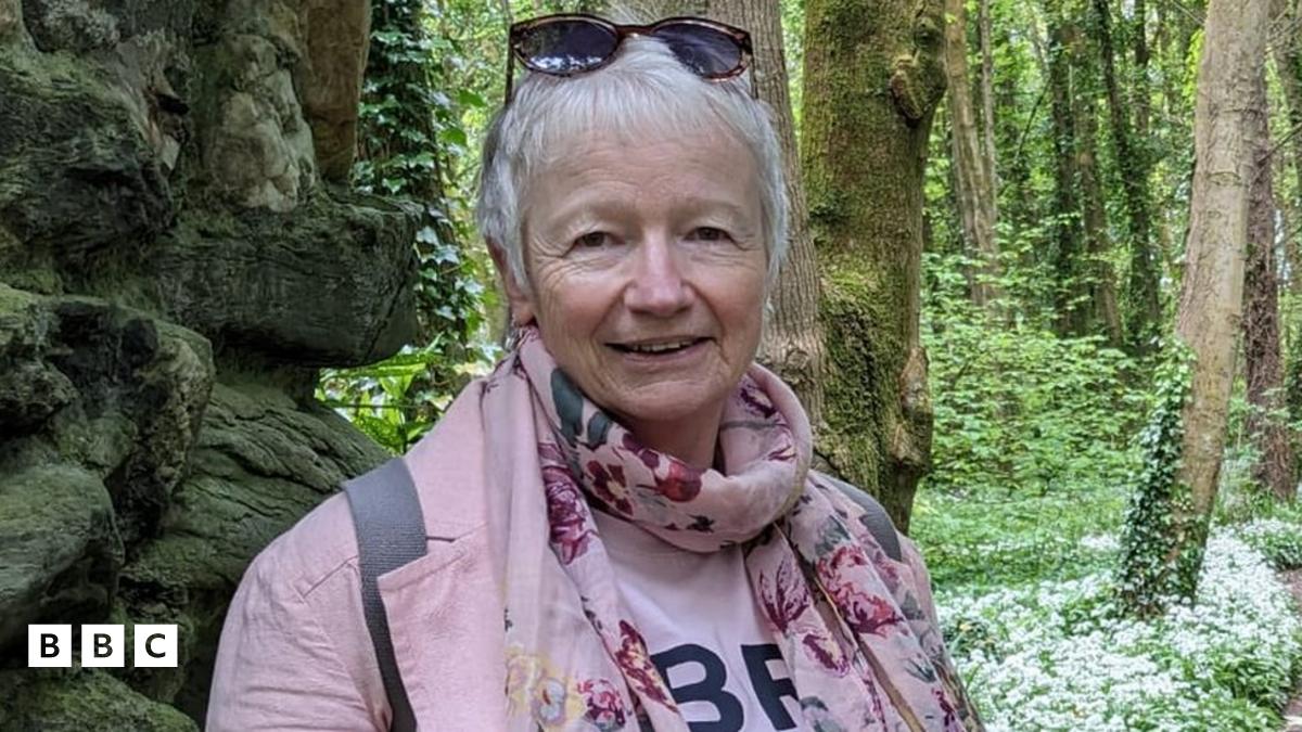 Hoff gerddi serch Marred Glynn Jones - BBC Cymru Fyw