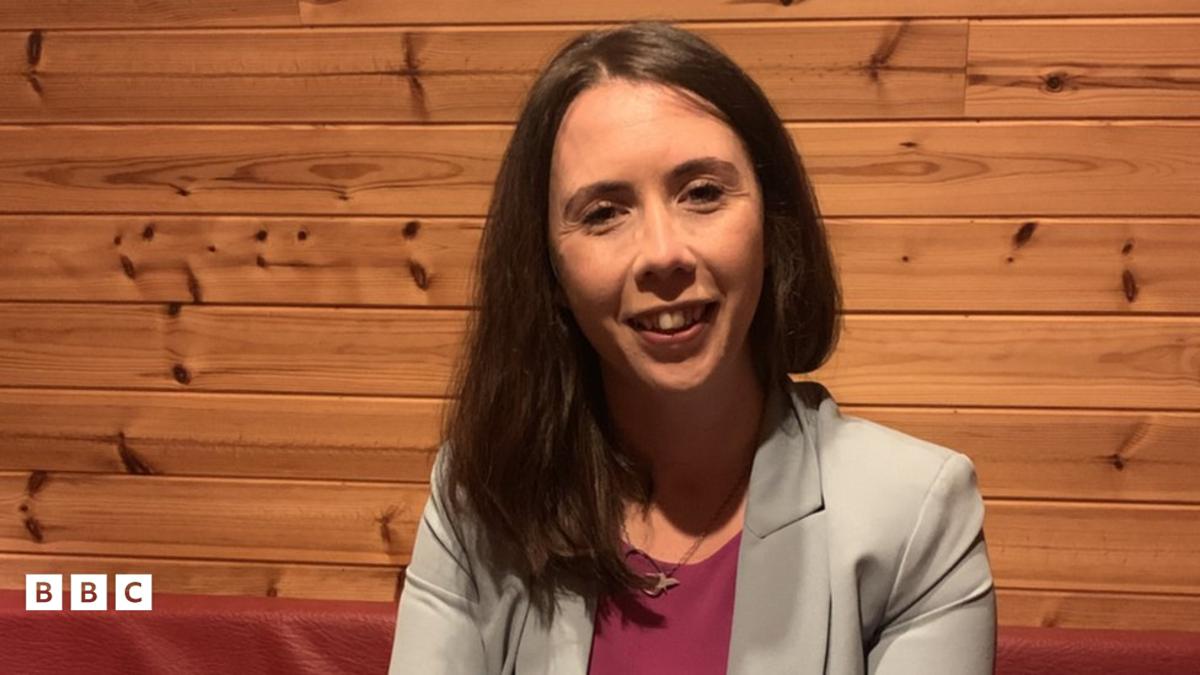 Alaw Llwyd Owen: Ysbrydoli eraill ar ôl damwain car - BBC Cymru Fyw