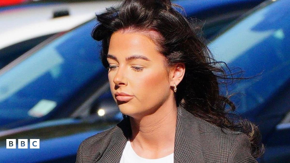 Cyn-swyddog carchar yn gwadu perthynas amhriodol - BBC Cymru Fyw