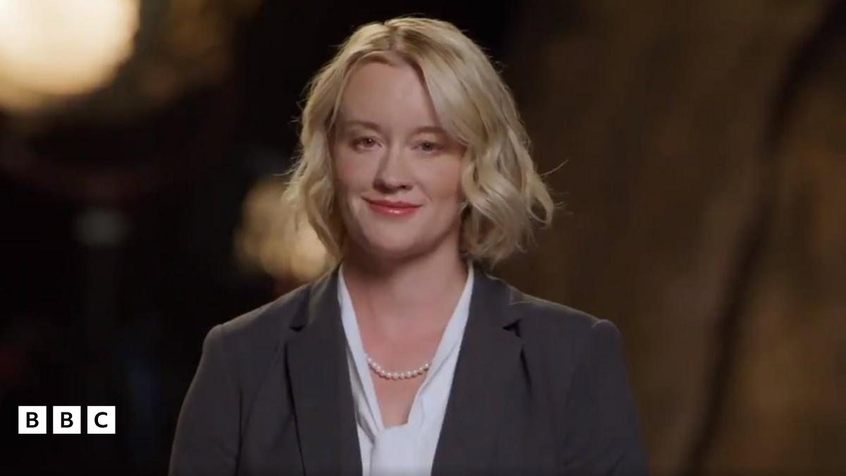 Cymraes yn serennu yn fideo actorion CPD Wrecsam - BBC Cymru Fyw