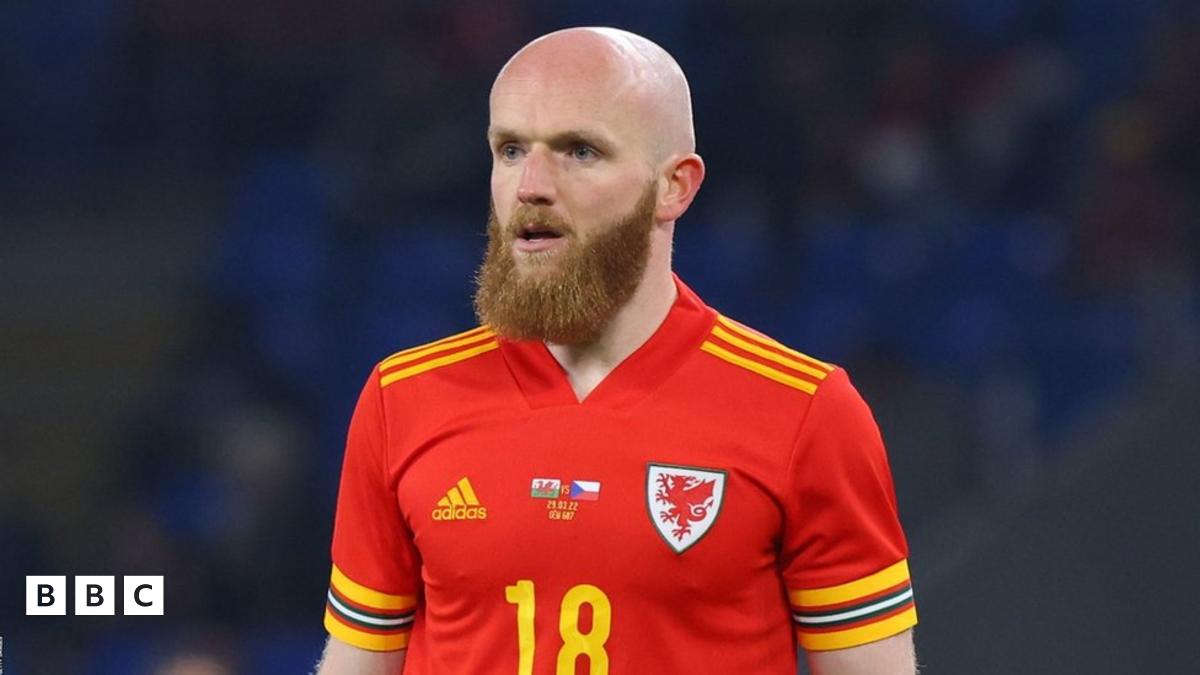 Jonny Williams: 'Allai'm credu bo fi fan hyn nawr' - BBC Cymru Fyw