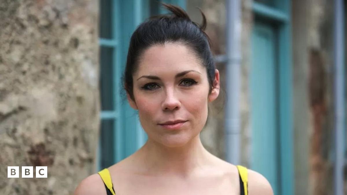 3 llun: Lluniau pwysicaf Catrin Mara - BBC Cymru Fyw