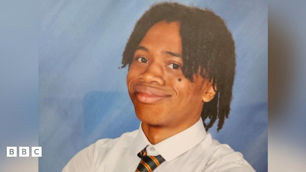 Teyrnged teulu i fachgen 15 oed fu farw yn Aberafan - BBC Cymru Fyw