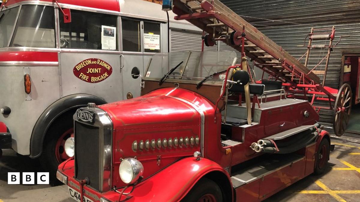 Pryder am ddyfodol casgliad o hen injans tân - BBC Cymru Fyw