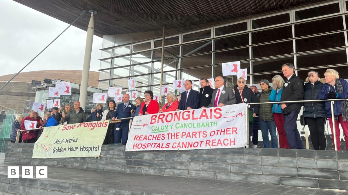 Galw am warchod gwasanaethau strôc Ysbyty Bronglais - BBC Cymru Fyw
