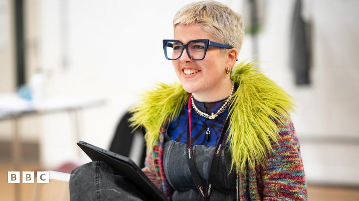 Ateb y Galw: Juliette Manon - BBC Cymru Fyw