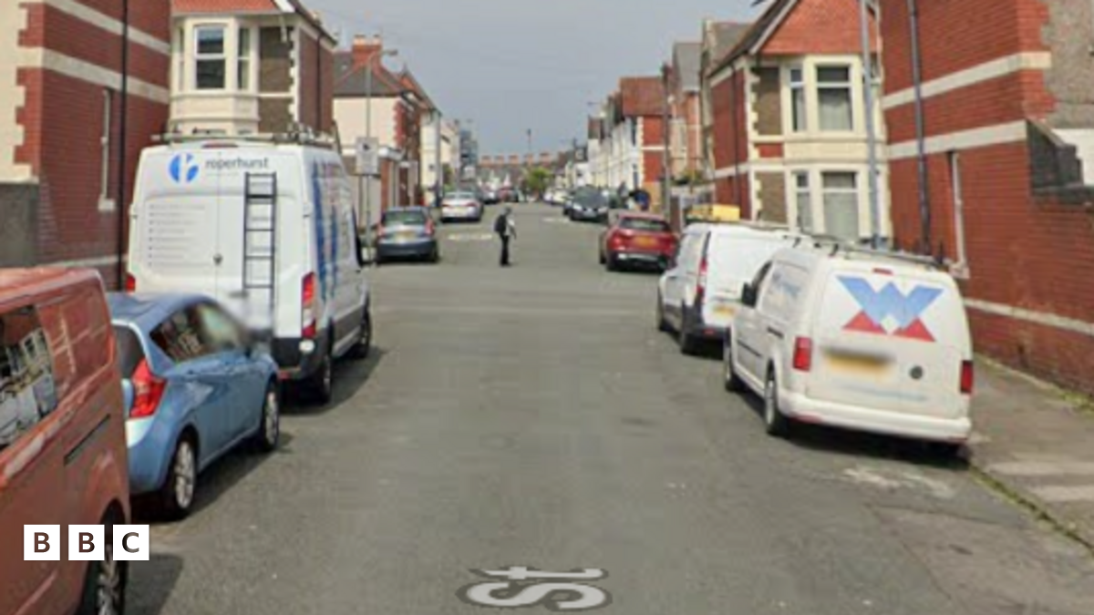 Apêl heddlu wedi ymosodiad yng Nghaerdydd - BBC Cymru Fyw