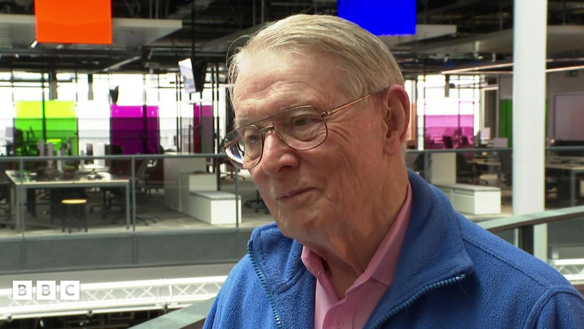 Alun Michael: Gwadu ochri gyda'r heddlu yn ei rôl - BBC Cymru Fyw