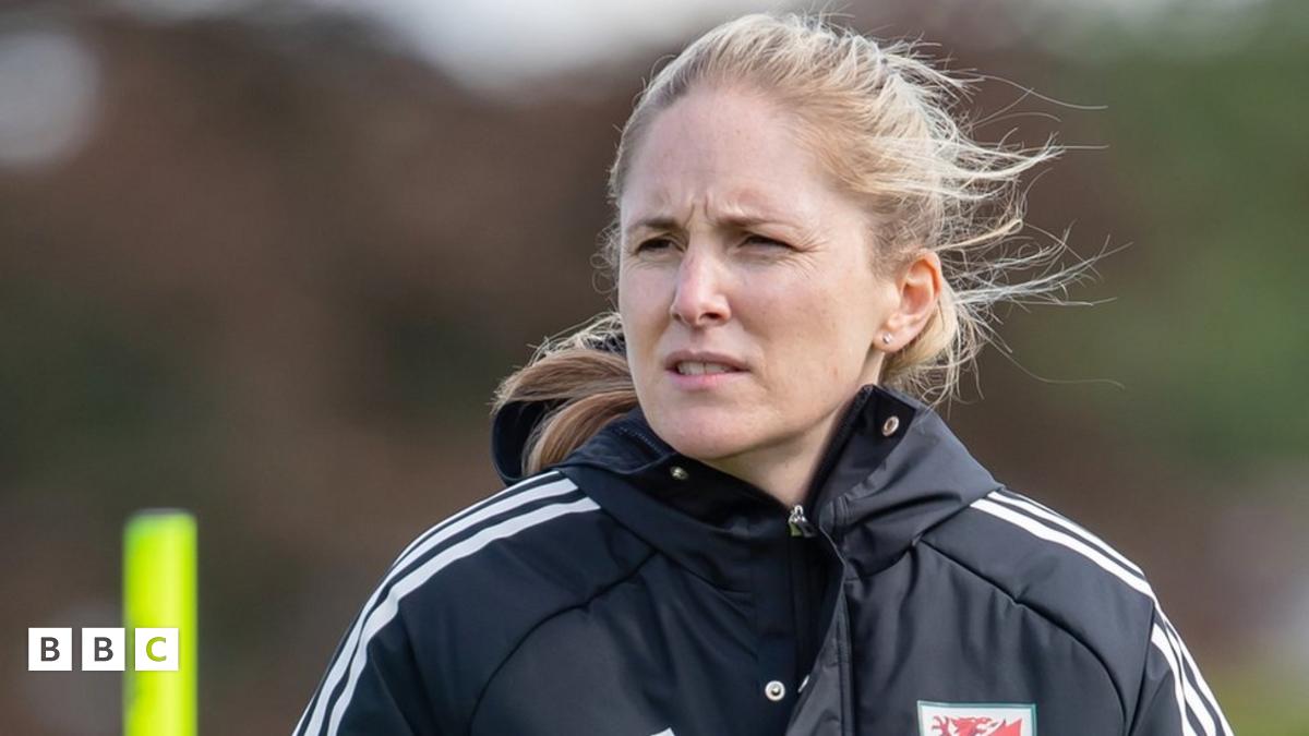 Gemma Grainger yn ymddiswyddo fel rheolwr Cymru - BBC Cymru Fyw