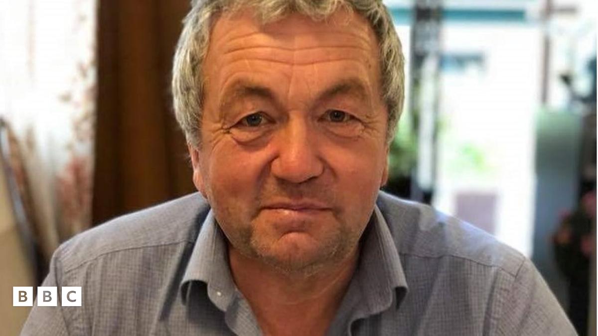 Richard Hughes: Ffermwr bîff, defaid... a malwod - BBC Cymru Fyw