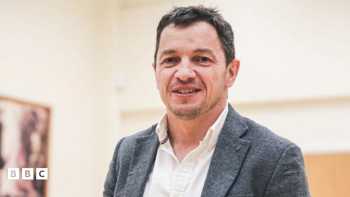 Swyddog S4C yn rhagweld diwedd gwylio teledu llinol - BBC Cymru Fyw