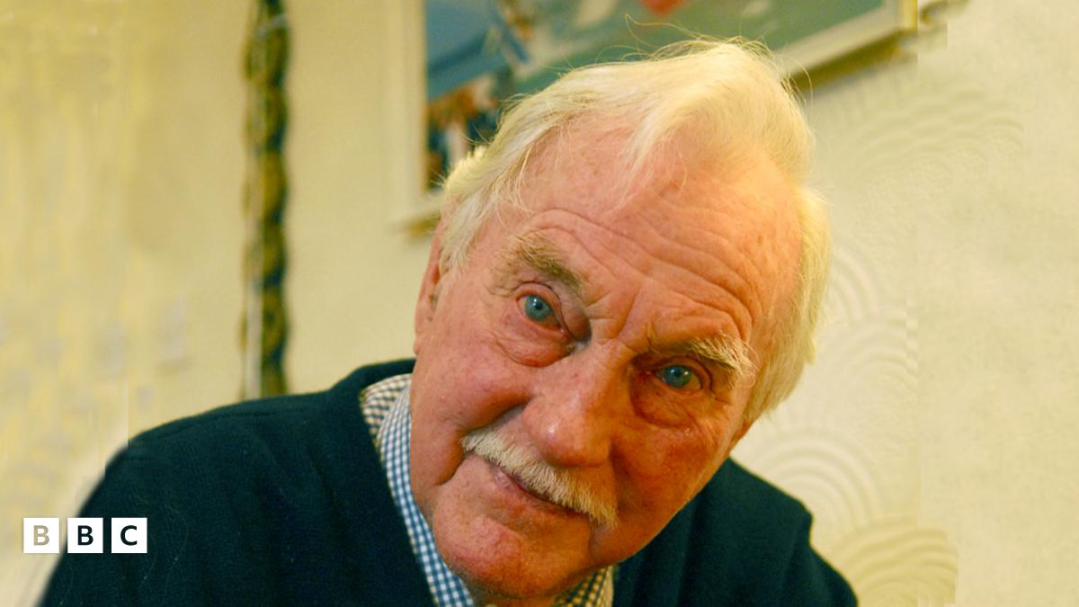 Y Cymro a ddyfeisiodd ran o long ofod Apollo 11 - BBC Cymru Fyw