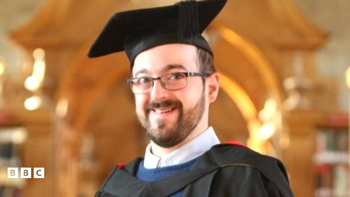 Cyffro darlithydd wrth baratoi i dorri tir newydd - BBC Cymru Fyw