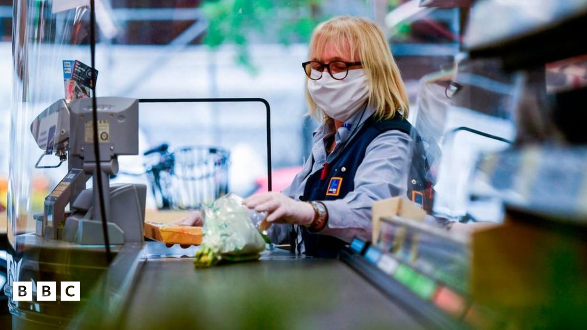 Busnesau i orfod gwneud asesiad risg Covid-19 - BBC Cymru Fyw