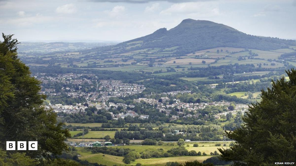 Oriel luniau Y Fenni // Abergavenny in pictures - BBC Cymru Fyw