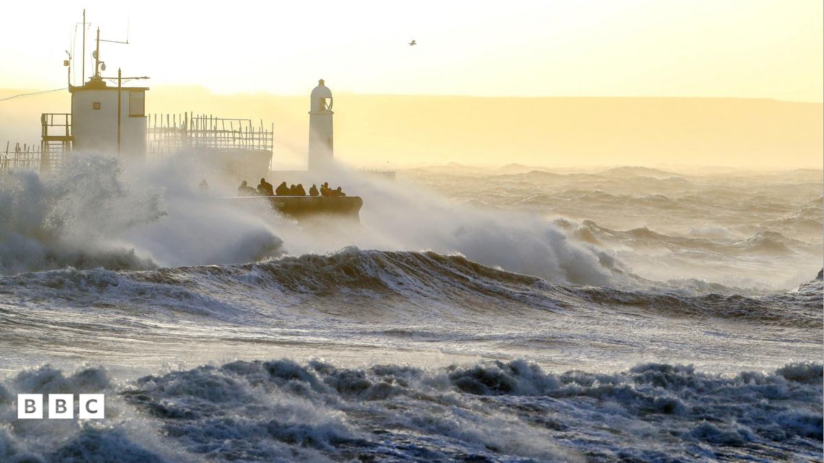 Rhybudd am wyntoedd cryfion ar draws Cymru nos Sul a dydd Llun - BBC ...