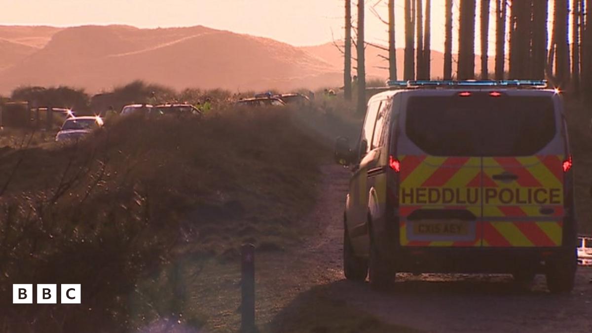 Cyrff Malltraeth: Ymchwiliad yn parhau - BBC Cymru Fyw