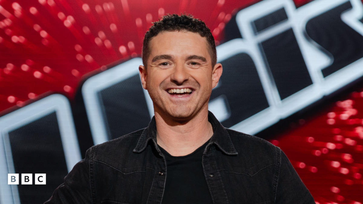 Y talent anhysbys ar Y Llais yn 'sioc enfawr' i Yws Gwynedd - BBC Cymru Fyw