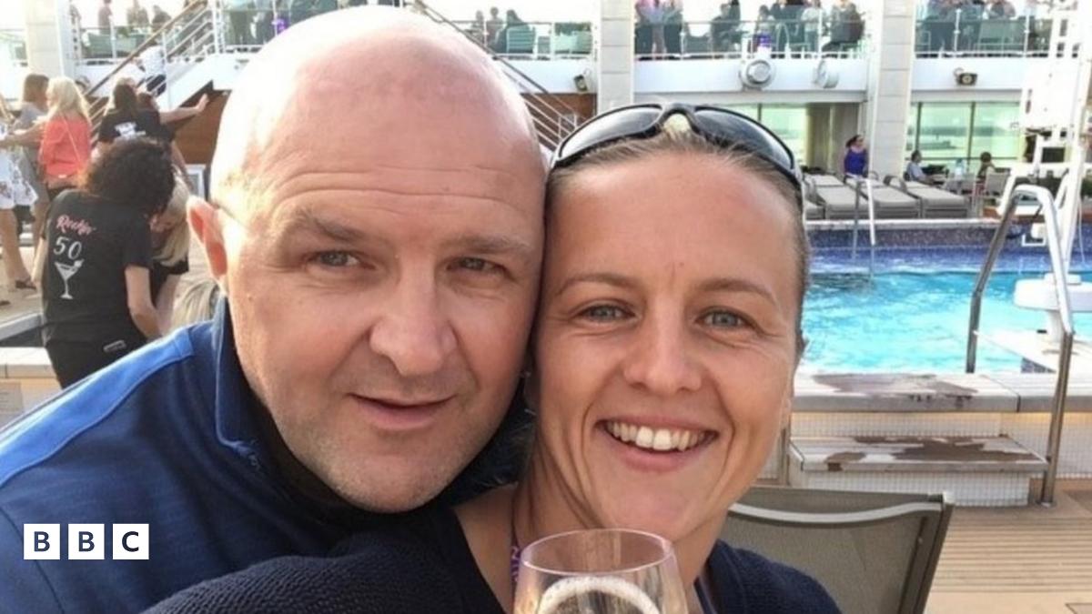 Sut mae lleihau cost priodi er gwaethaf chwyddiant? - BBC Cymru Fyw