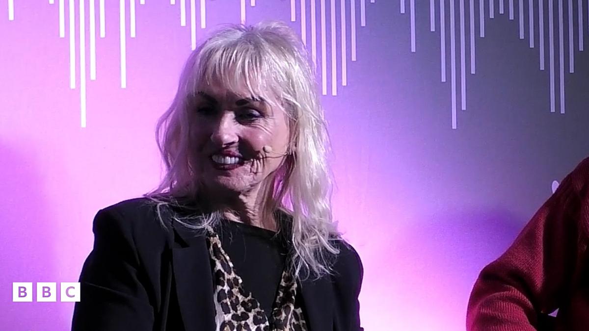 Yn ôl i Midffîld: Y cast yn hel atgofion am y gyfres eiconig - BBC ...