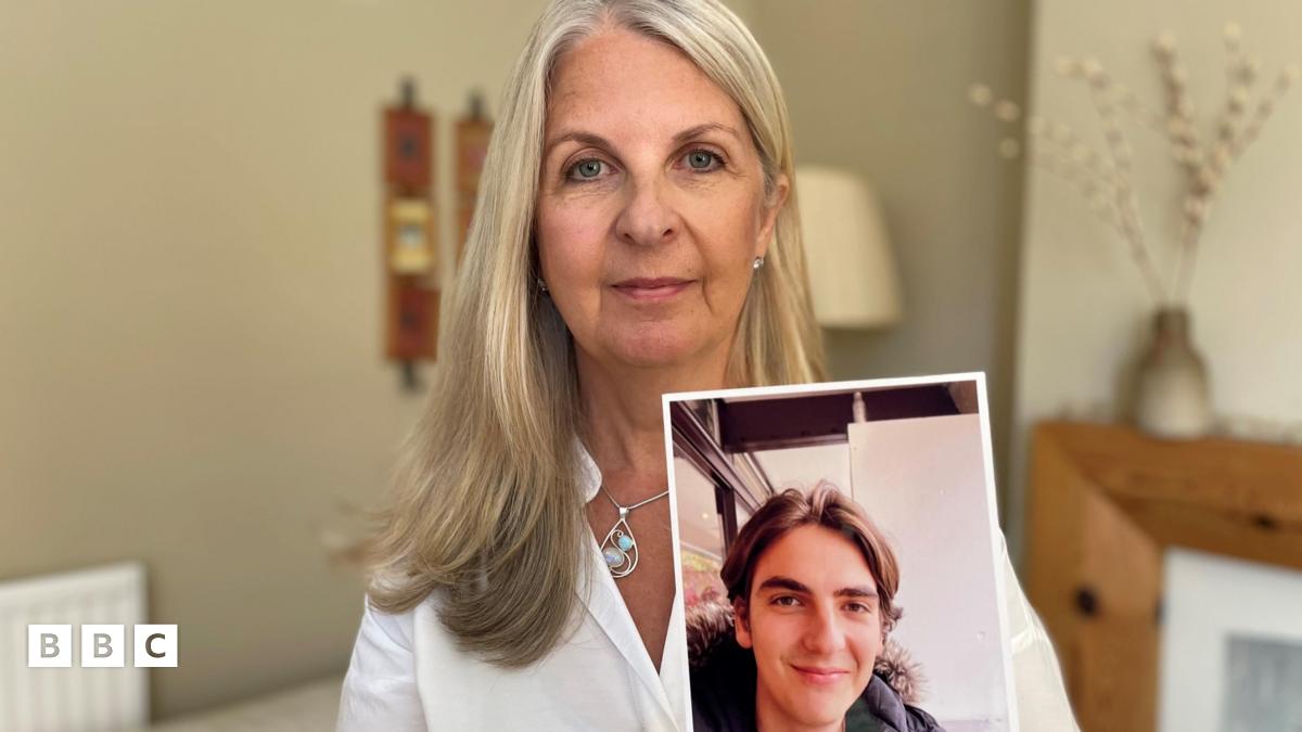 Mam o'r gogledd a gollodd ei mab yn rhybuddio am gyffuriau ffug - BBC ...