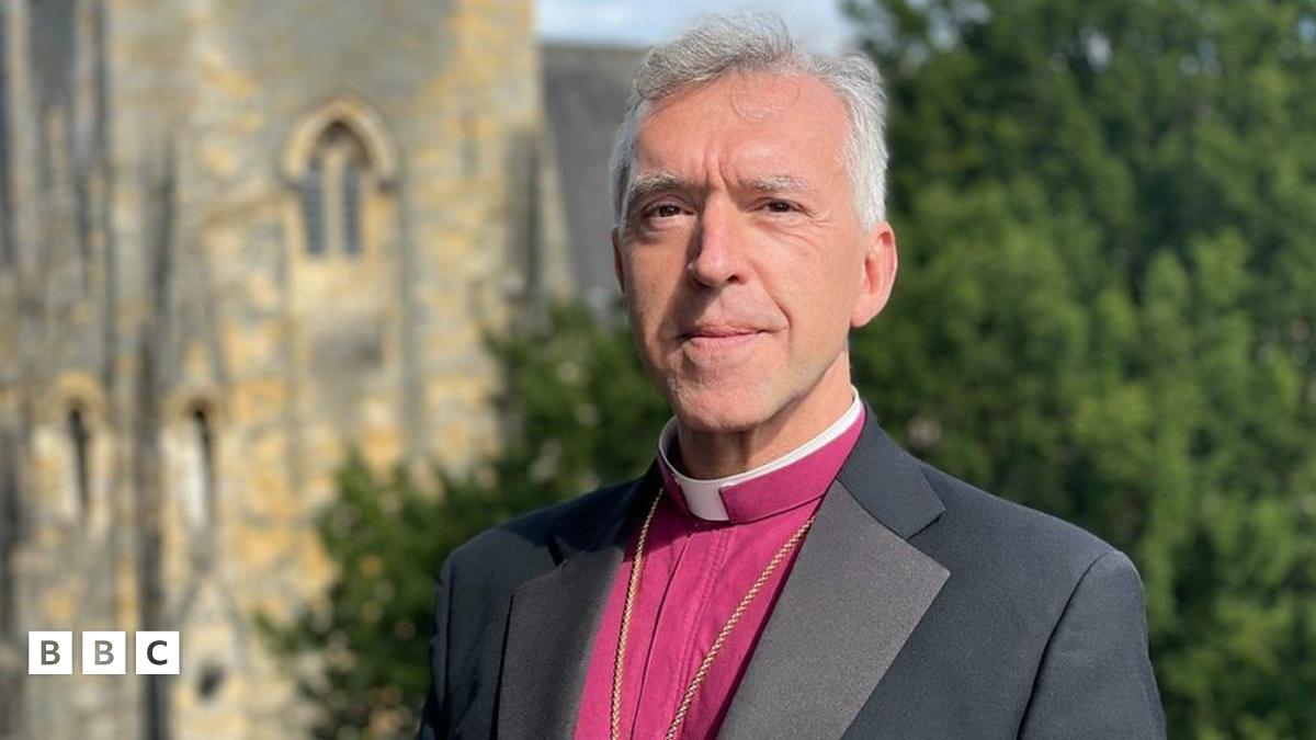 Cychwyn proses ethol Archesgob newydd Cymru - BBC Cymru Fyw