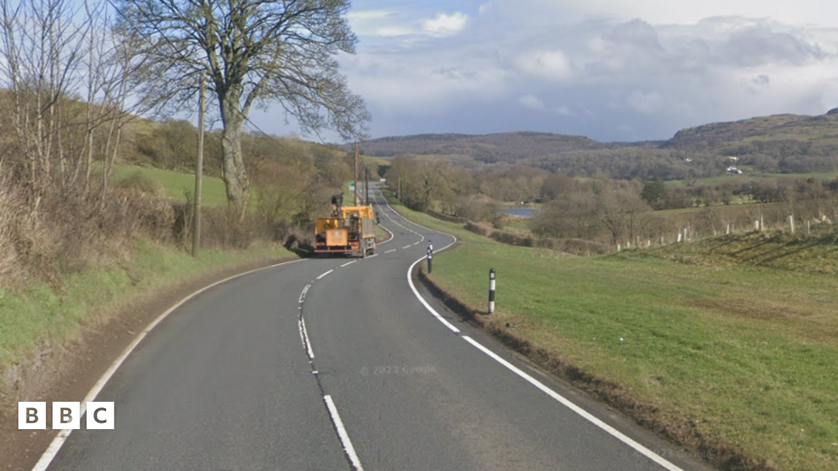 Dyn wedi marw ar ôl gwrthdrawiad beic modur a fan yn y gogledd - BBC ...