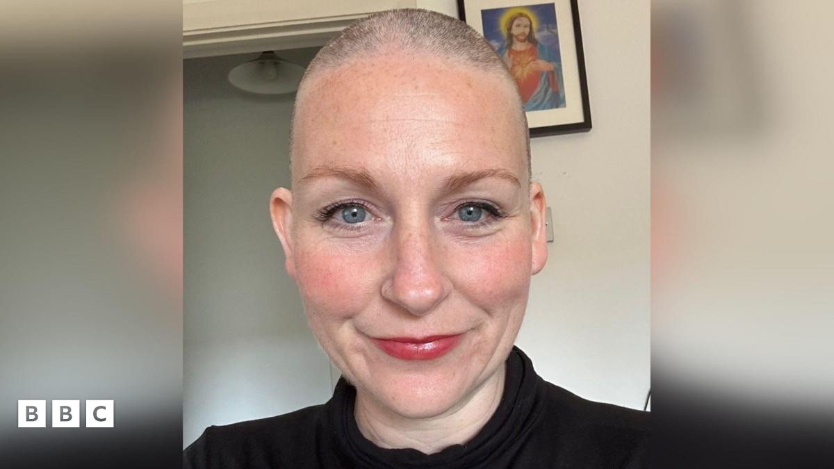 Ymateb llywodraeth i adroddiad canser gynaecolegol yn 'siomedig' - BBC Cymru Fyw