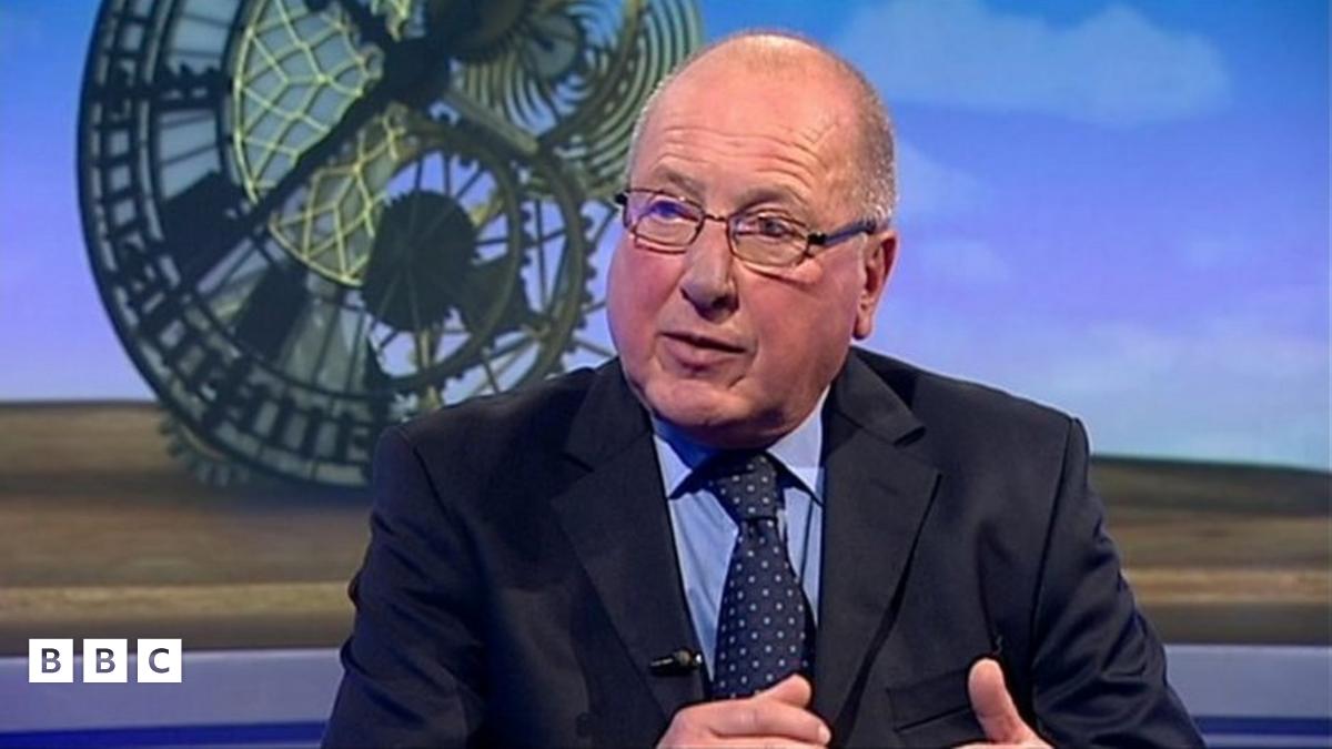 'Pensaer datganoli' yn rhoi ei farn - BBC Cymru Fyw