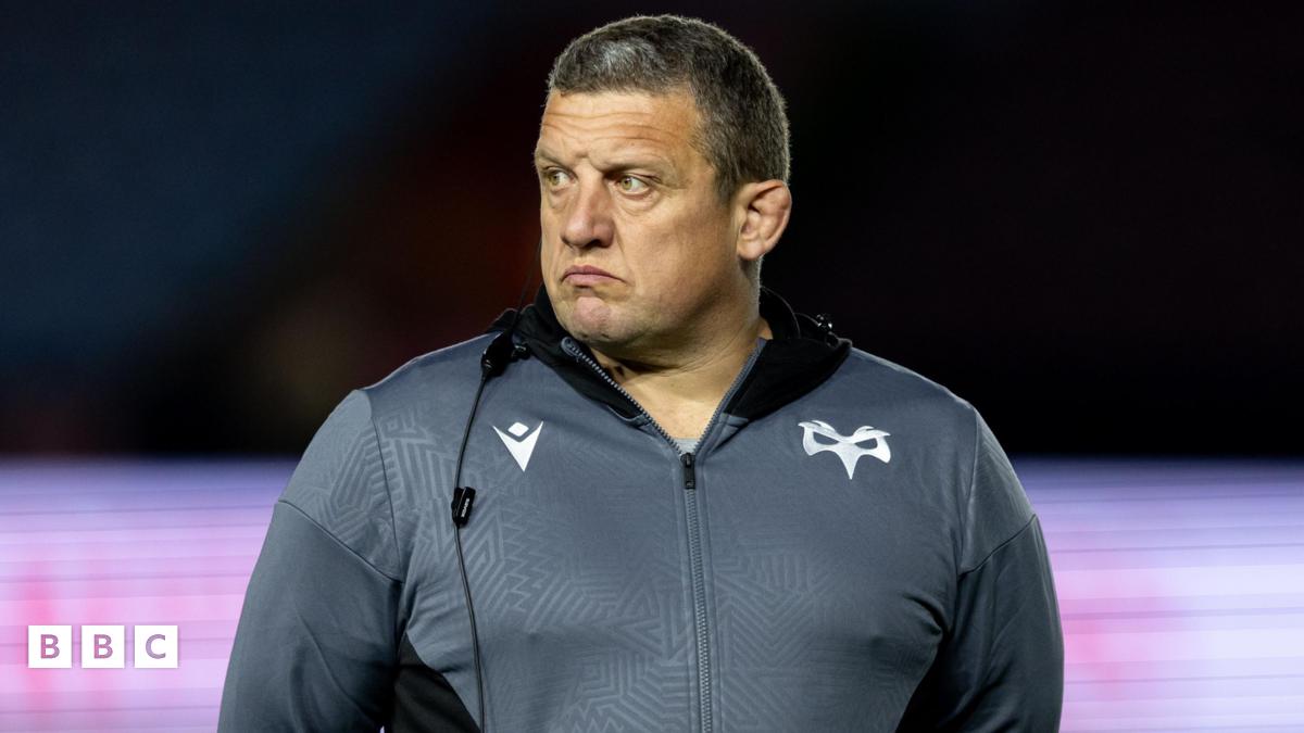 Toby Booth yn gadael ei rôl fel prif hyfforddwr y Gweilch - BBC Cymru Fyw