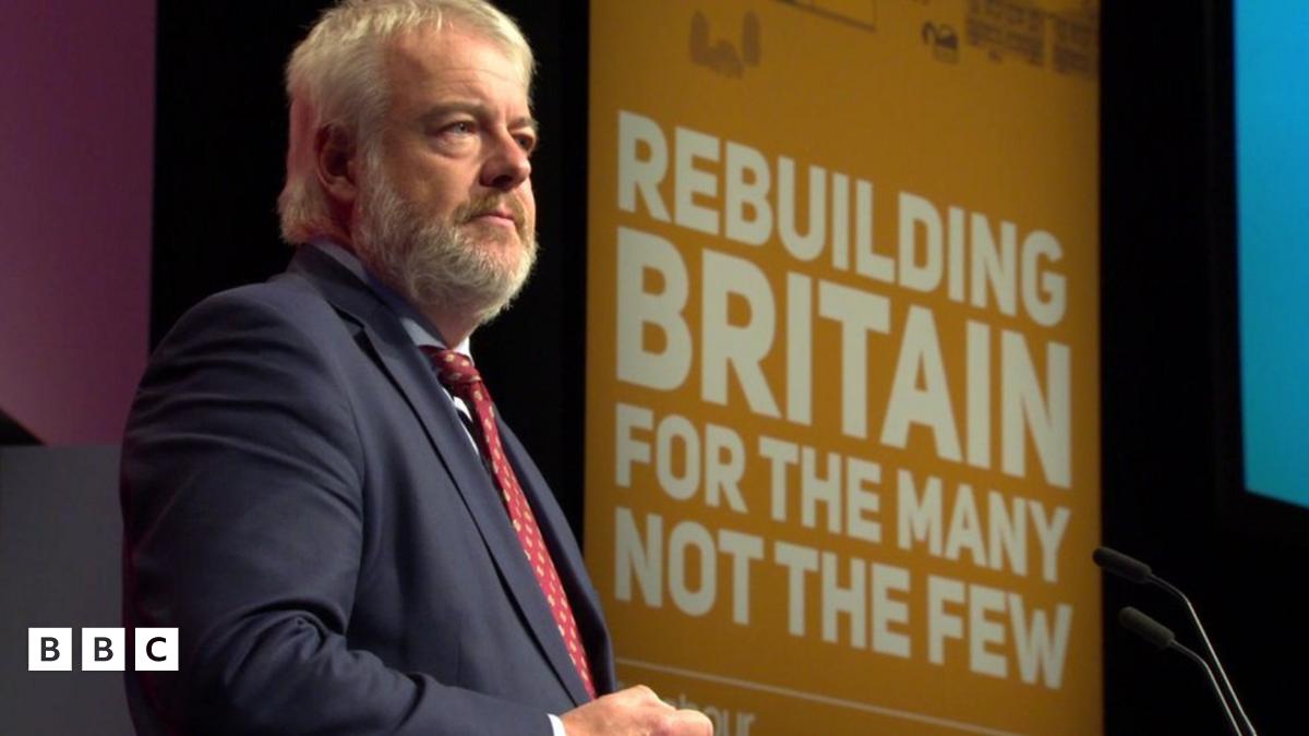 Carwyn Jones yn enwebu Eluned Morgan i'r ras arweinyddiaeth - BBC Cymru Fyw