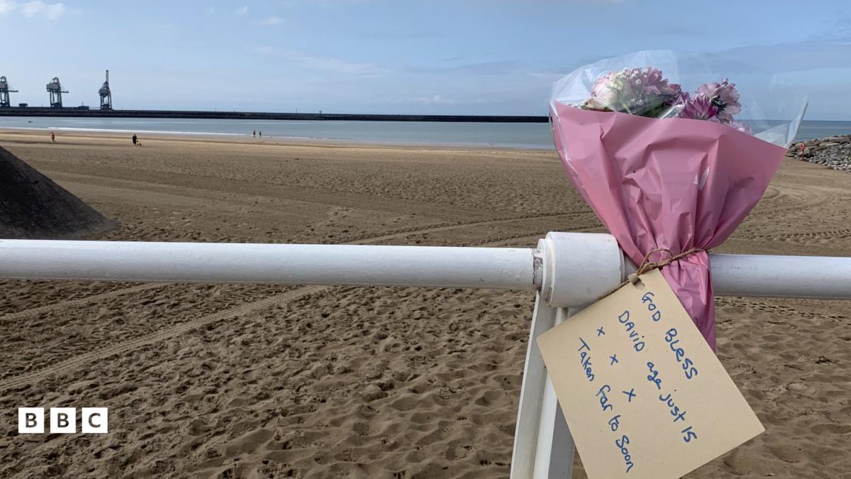 Bachgen 15 oed wedi marw ar ôl mynd i drafferthion yn Aberafan - BBC ...