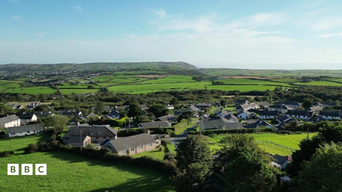 Gwrthod cais i godi 18 o dai newydd yn ardal Botwnnog, Pen Llŷn - BBC ...