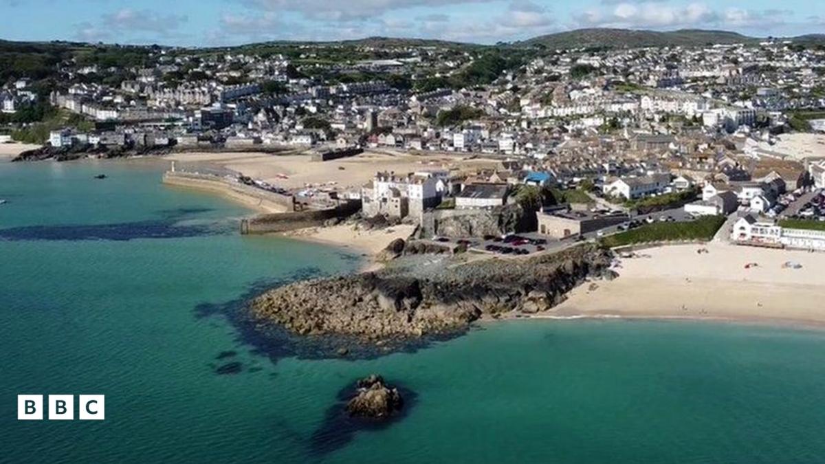 'Argyfwng' tai Cernyw a Chymru i'w drafod gan wleidyddion - BBC Cymru Fyw