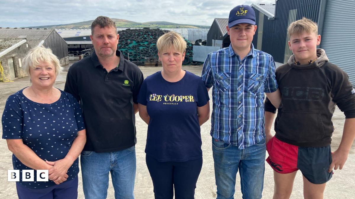 'Rwy'n aros ar ddihun yn y nos' yn poeni am dreth etifeddiant - BBC Cymru Fyw