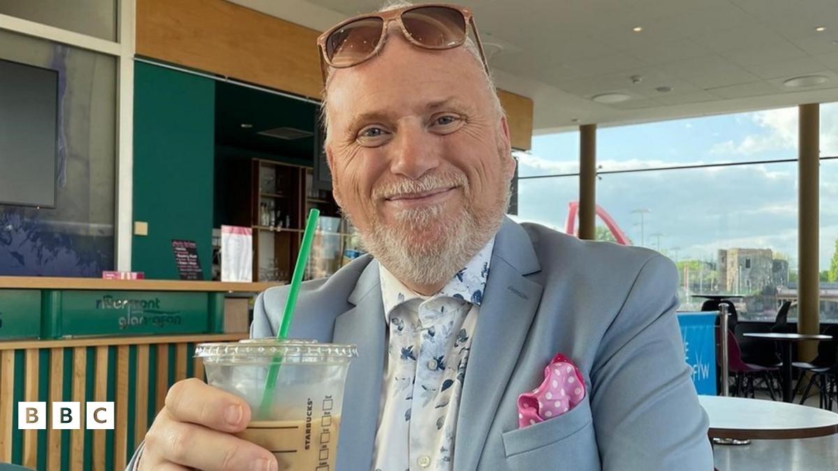 Huw 'Fash' Rees yn rhannu ei brofiad o ddechrau dialysis - BBC Cymru Fyw