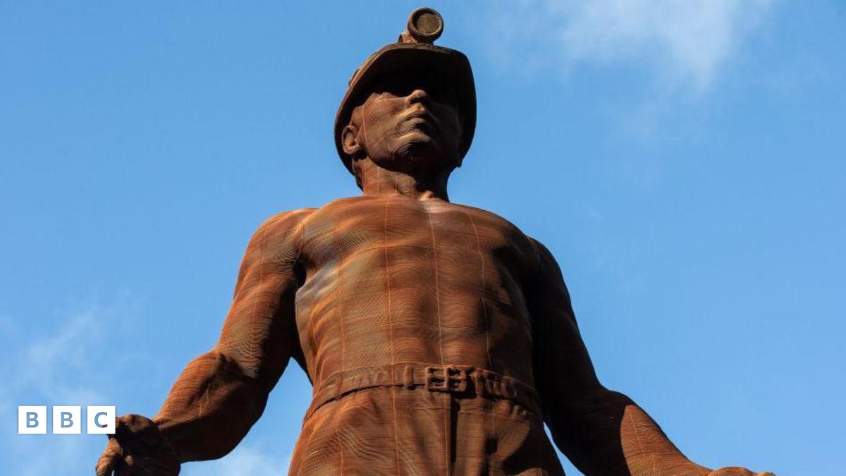 Lluniau: Cofio trychineb Pwll Glo Chwe Chloch - BBC Cymru Fyw